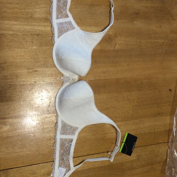 Wingslove | Intimates & Sleepwear | New Wingslove Ivory Lace Overlay ...